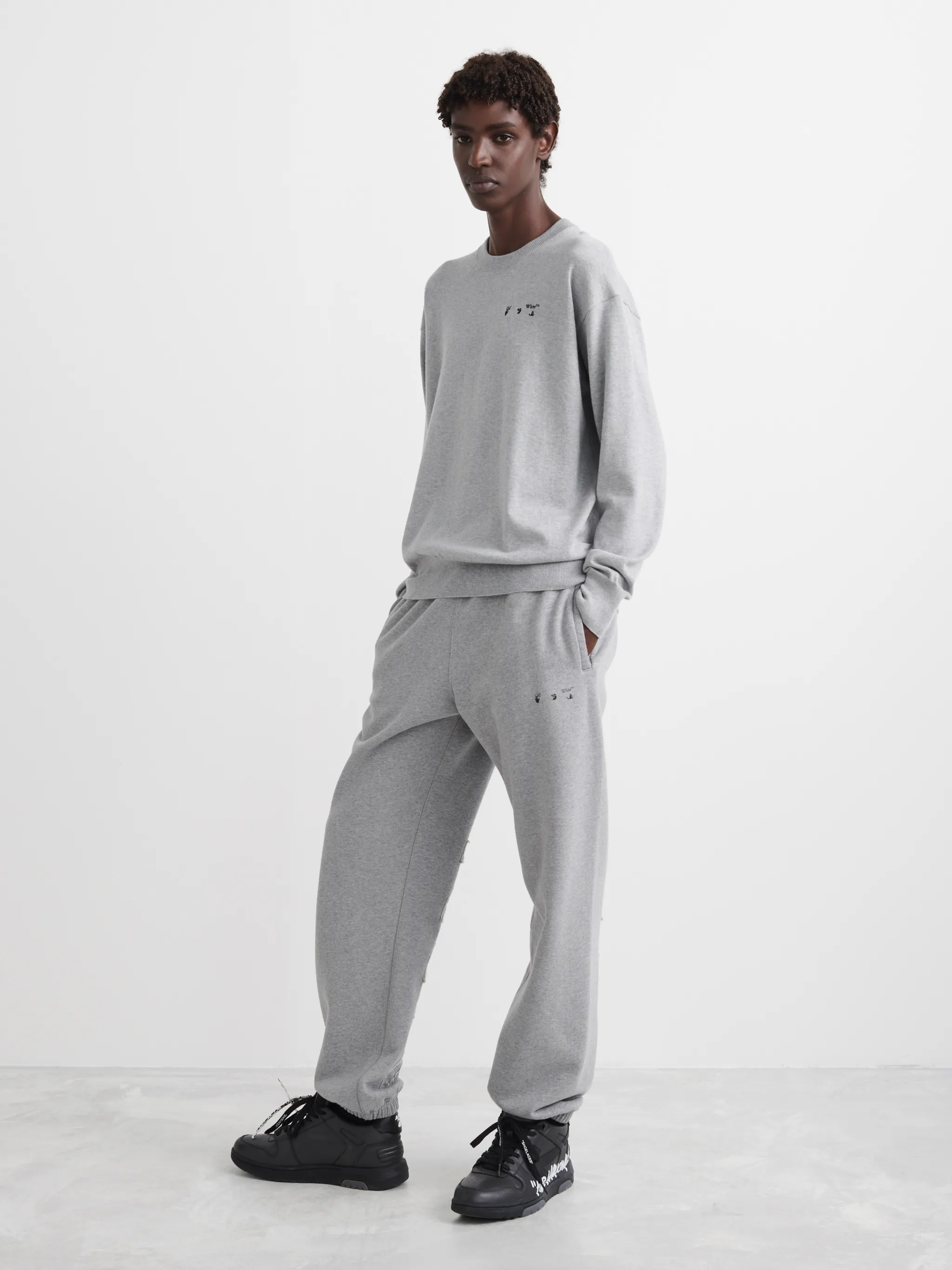 MAGNET LOGO SWEATER - Off-White™ Official Site