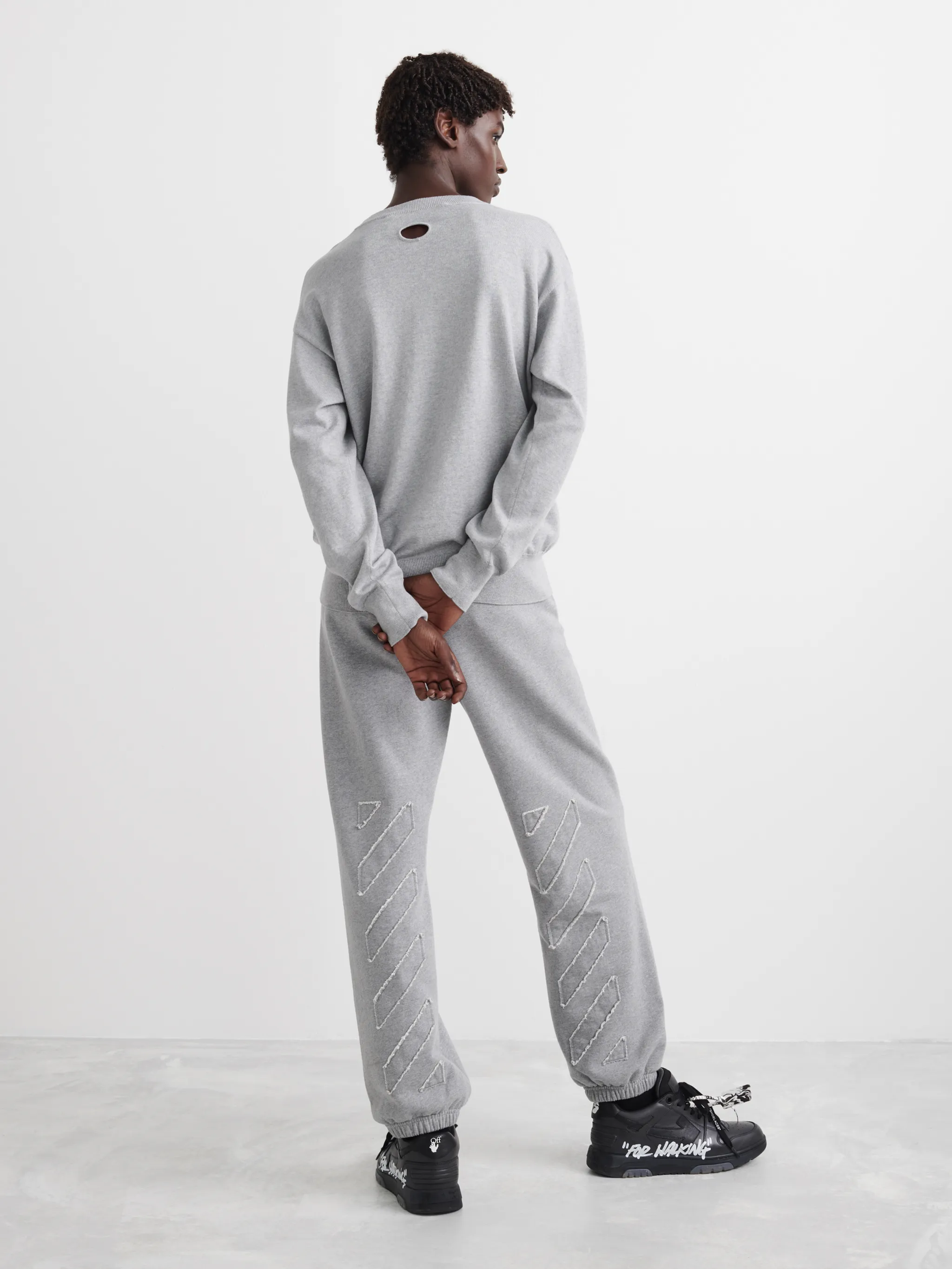 MAGNET LOGO SWEATER - Off-White™ Official Site