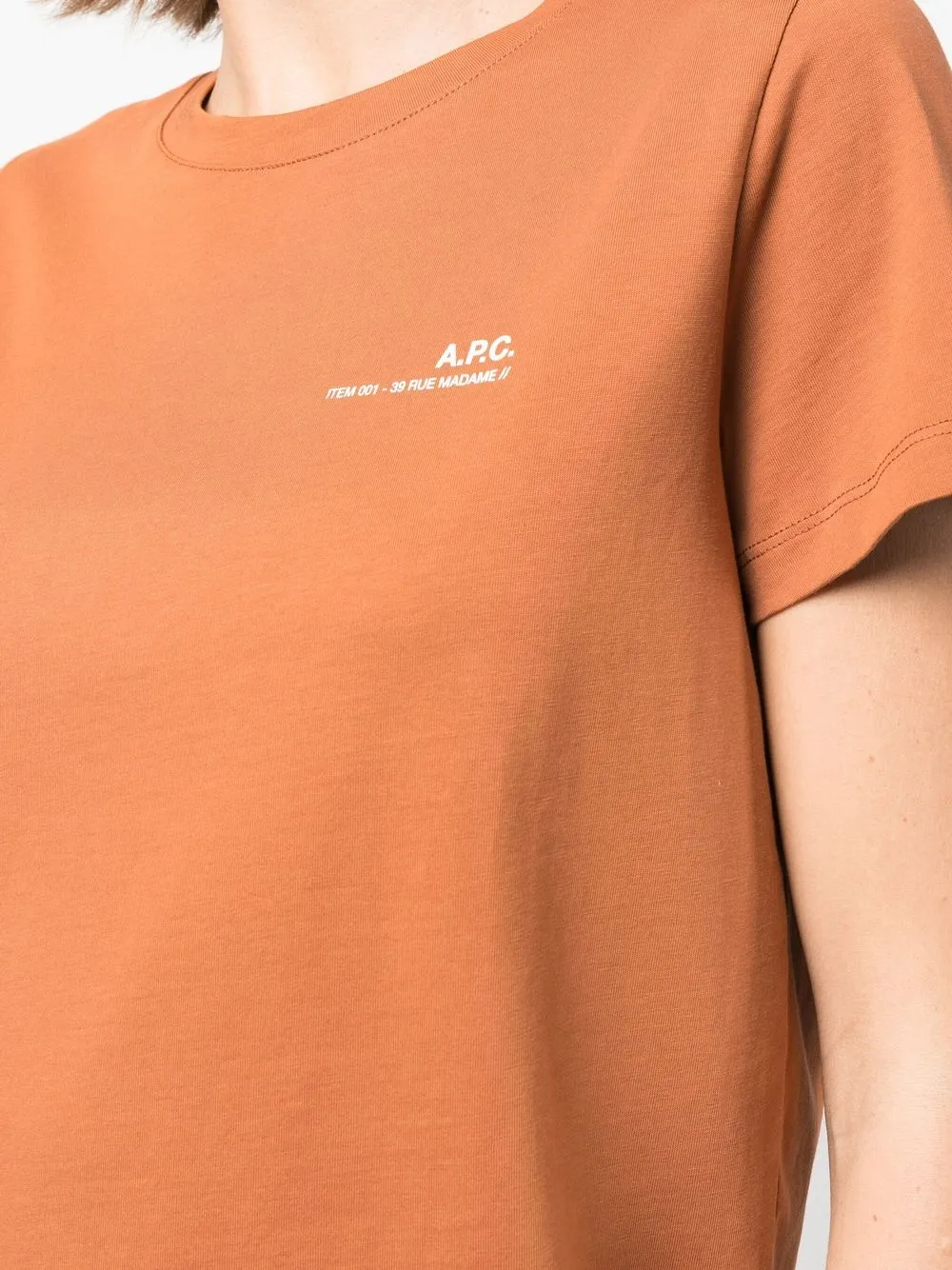 a-p-c-t-shirt-con-stampa-farfetch
