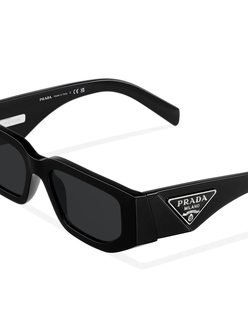 Prada Eyewear Lunettes De Soleil Rectangulaires Symbole Noir Prada Eyewear Lunettes De Soleil Rectangulaires Symbole Noir