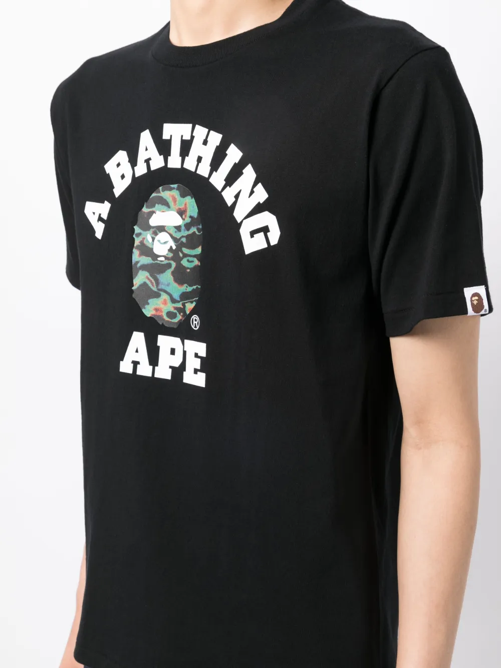 A BATHING APE® logo-print crew-neck T-shirt | Black | FARFETCH