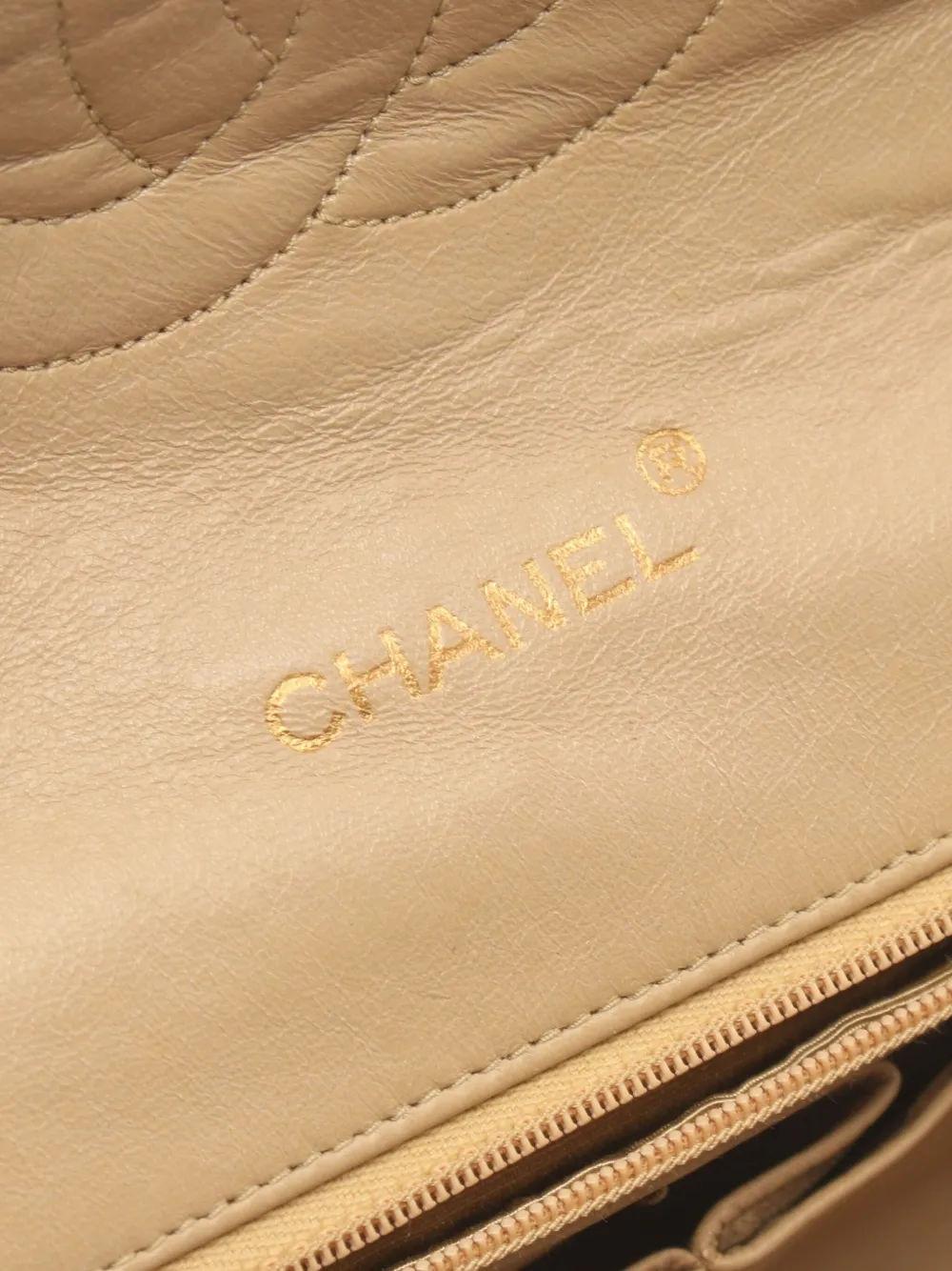 CHANEL Pre-Owned 1986-1988 Wave Flap Shoulder Bag | Neutrals | FARFETCH