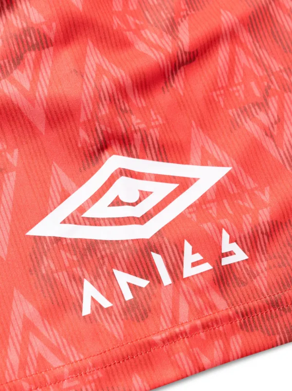 Aries x Umbro Centenary Tシャツ | レッド | FARFETCH JP Aries x Umbro Centenary Tシャツ | レッド | FARFETCH JP
