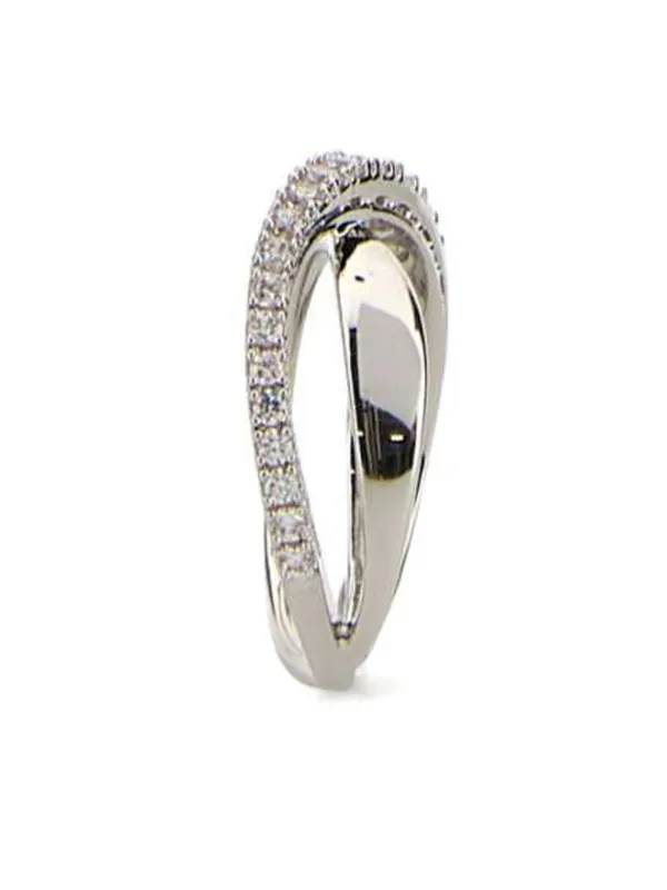 Twist rows ring store