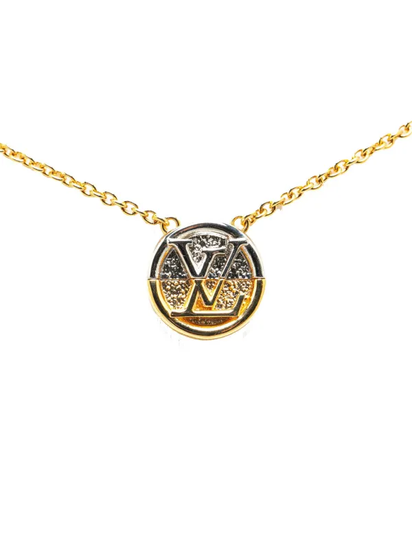 Louis vuitton v necklace store