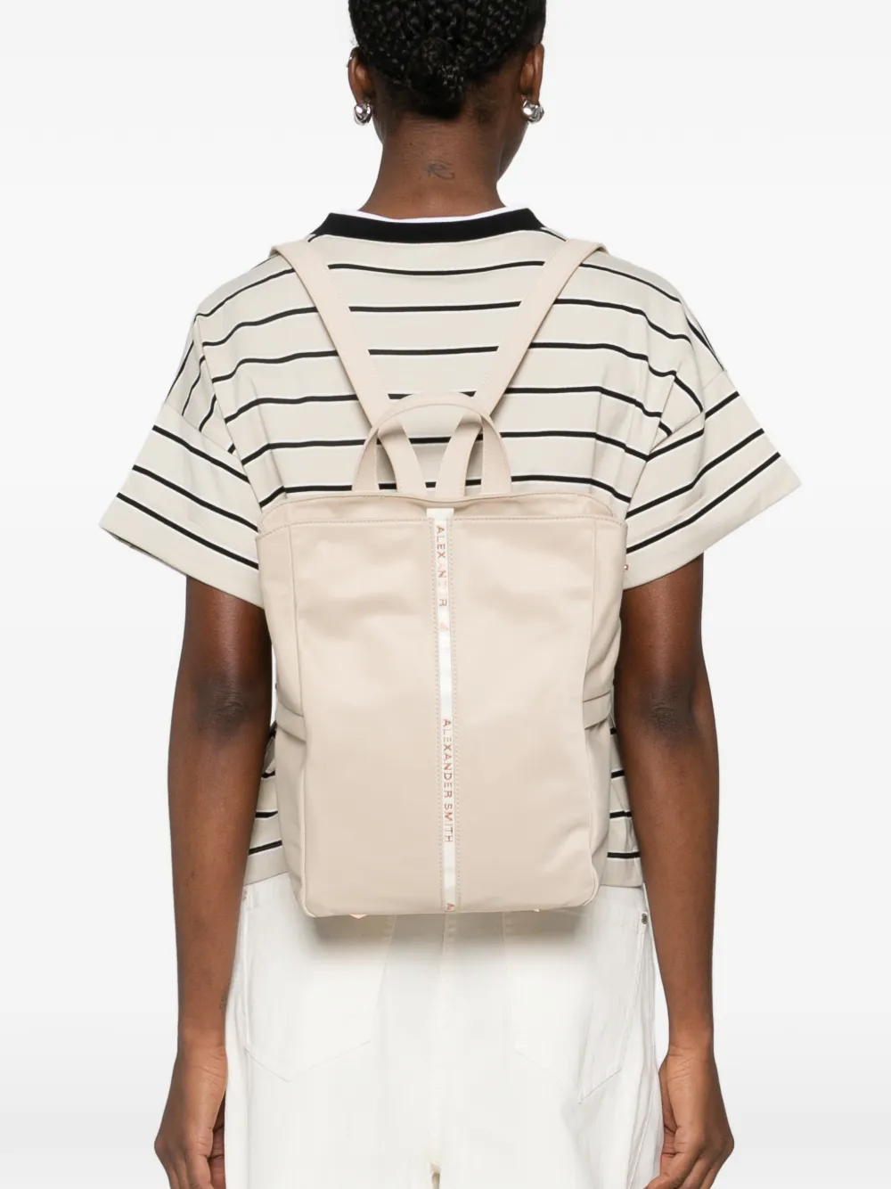 Alexander Smith Daisy logo-detail Backpack | ニュートラル | FARFETCH JP