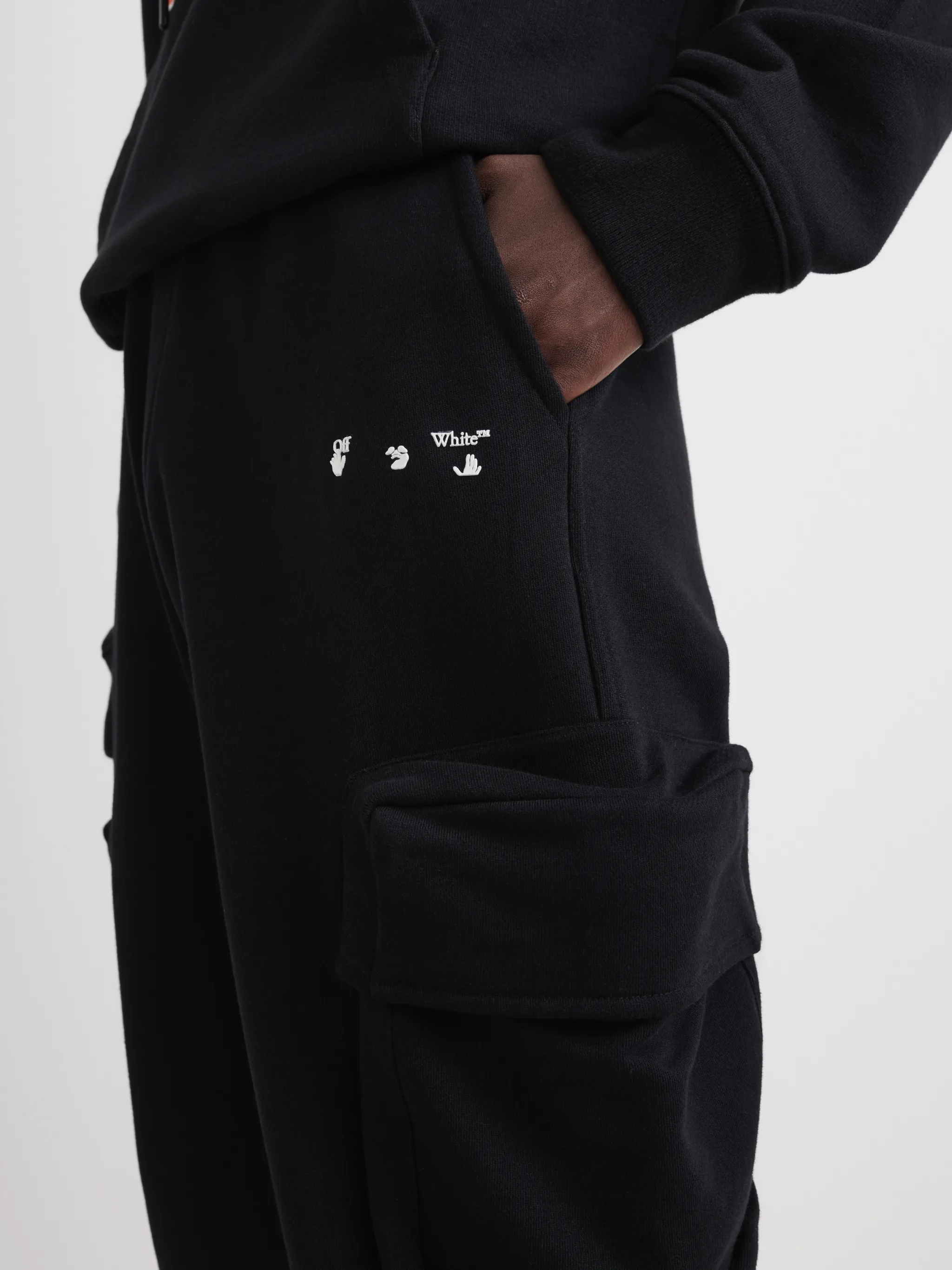 LOGO CARGO SWEATPANTS - Off-White™ Official Site
