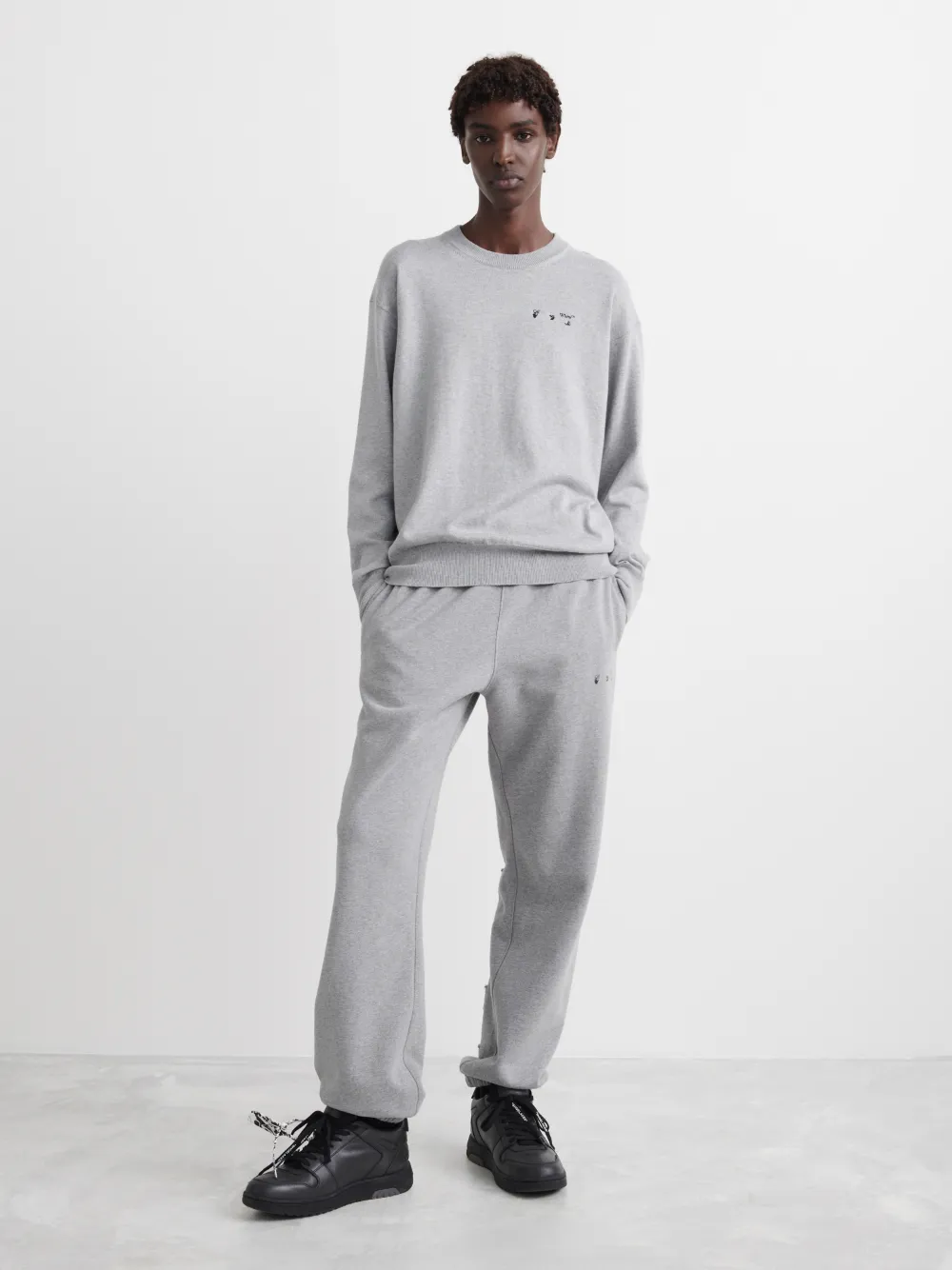 MAGNET LOGO SWEATER in grey | Off-White™ Official US