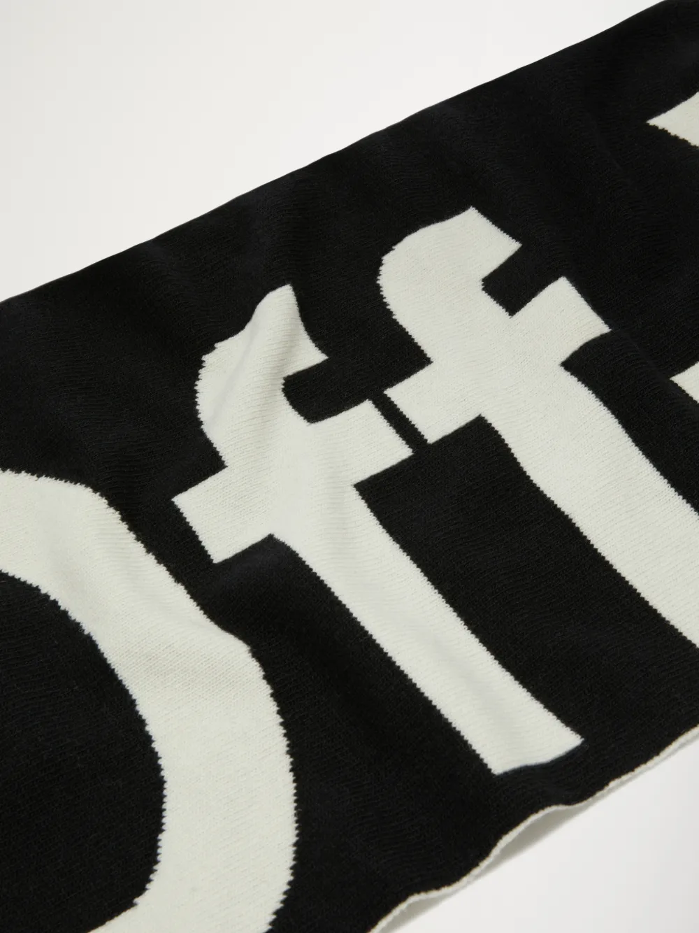 ribbed-knit intarsia-logo scarf in black | Off-White™ Official AU