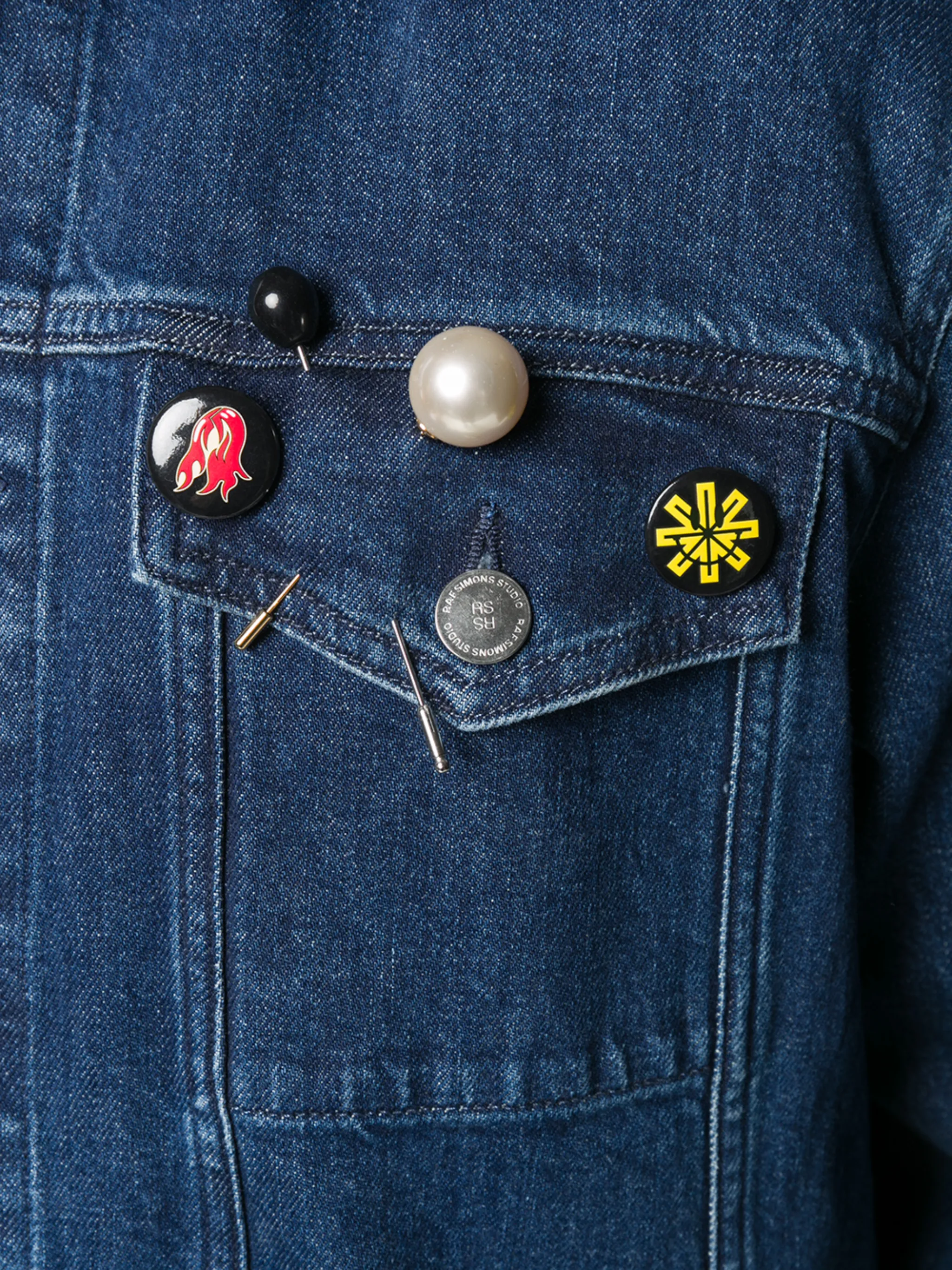 Raf Simons pin badge denim jacket | Eraldo.com US