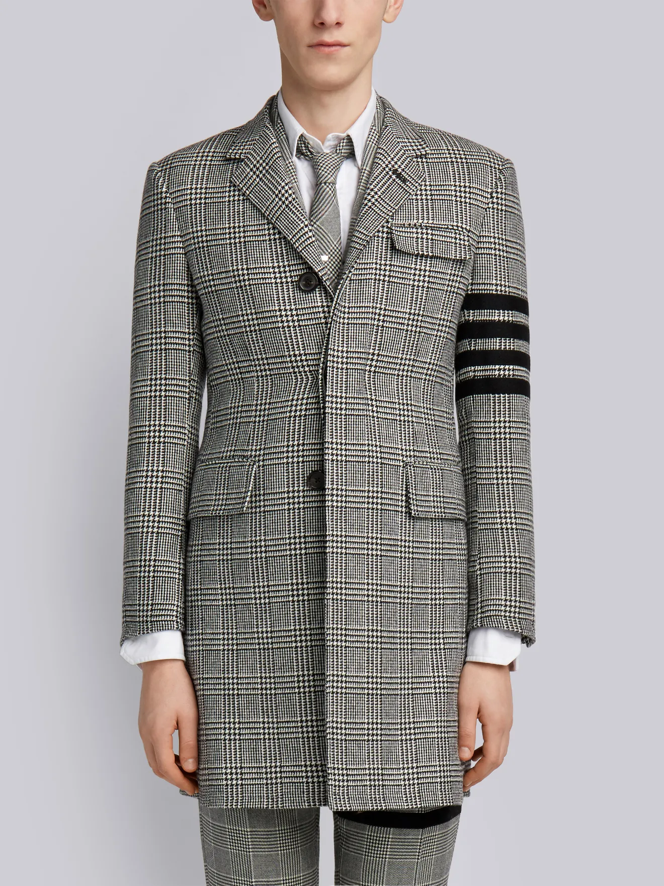 威尔士王子羊毛高袖笼切斯特菲尔德大衣 | THOM BROWNE 中国官方网站